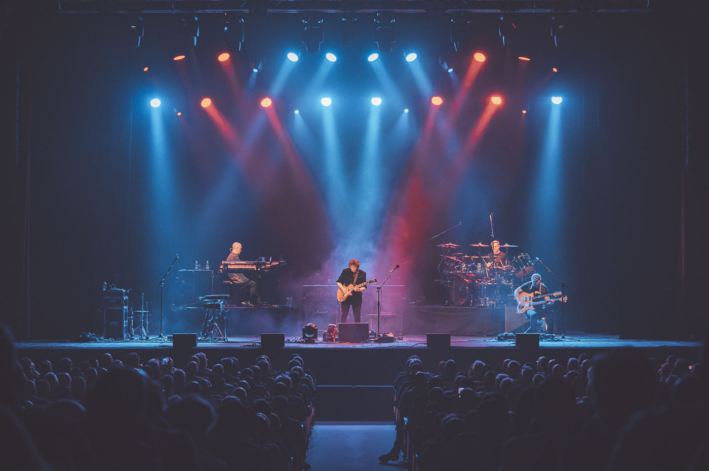 Steve Hackett @ Teatro Celebrazioni • VEZ Magazine Magazine